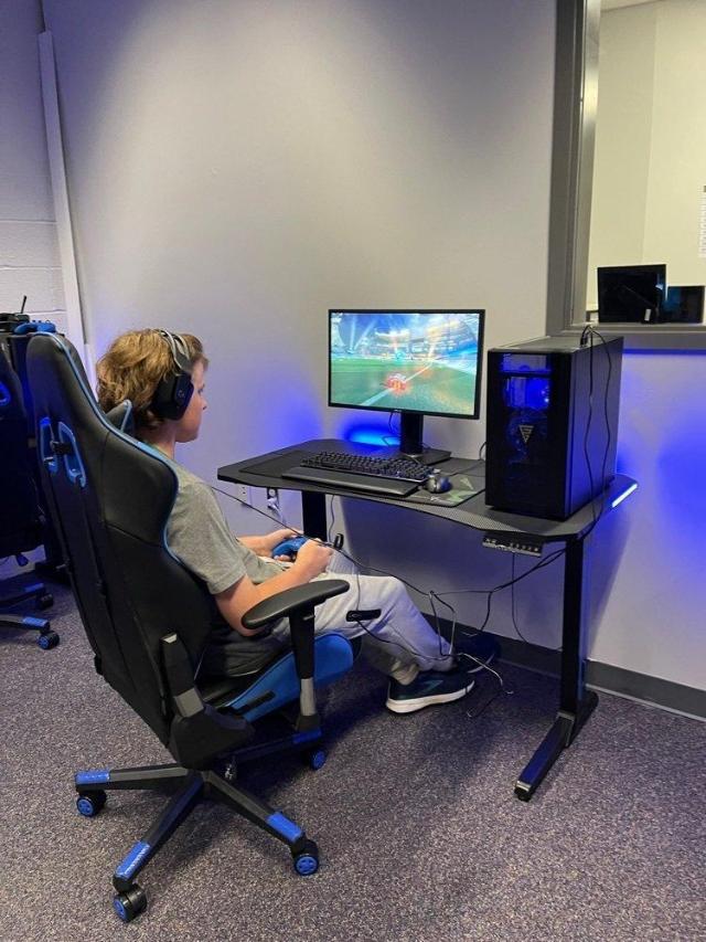 JCHS Launches Esports Room and Esports Team | RiverBender.com