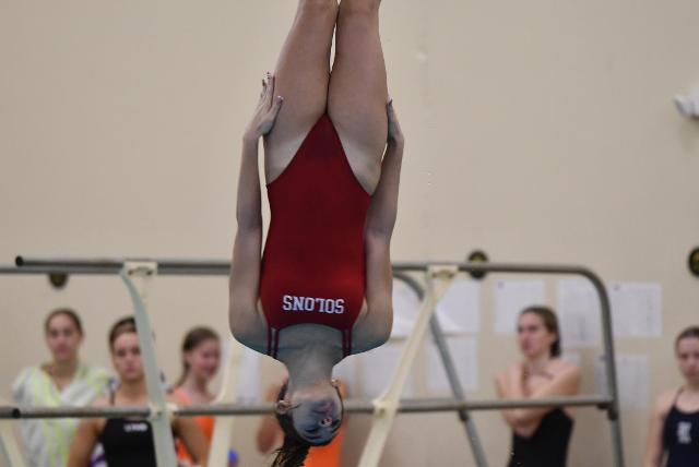 October Swim Meet Sees Edwardsville’s Diving Dominance | RiverBender.com