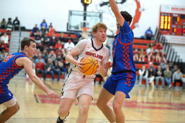 Waltonville Claims 61-49 Win Over Highland | RiverBender.com