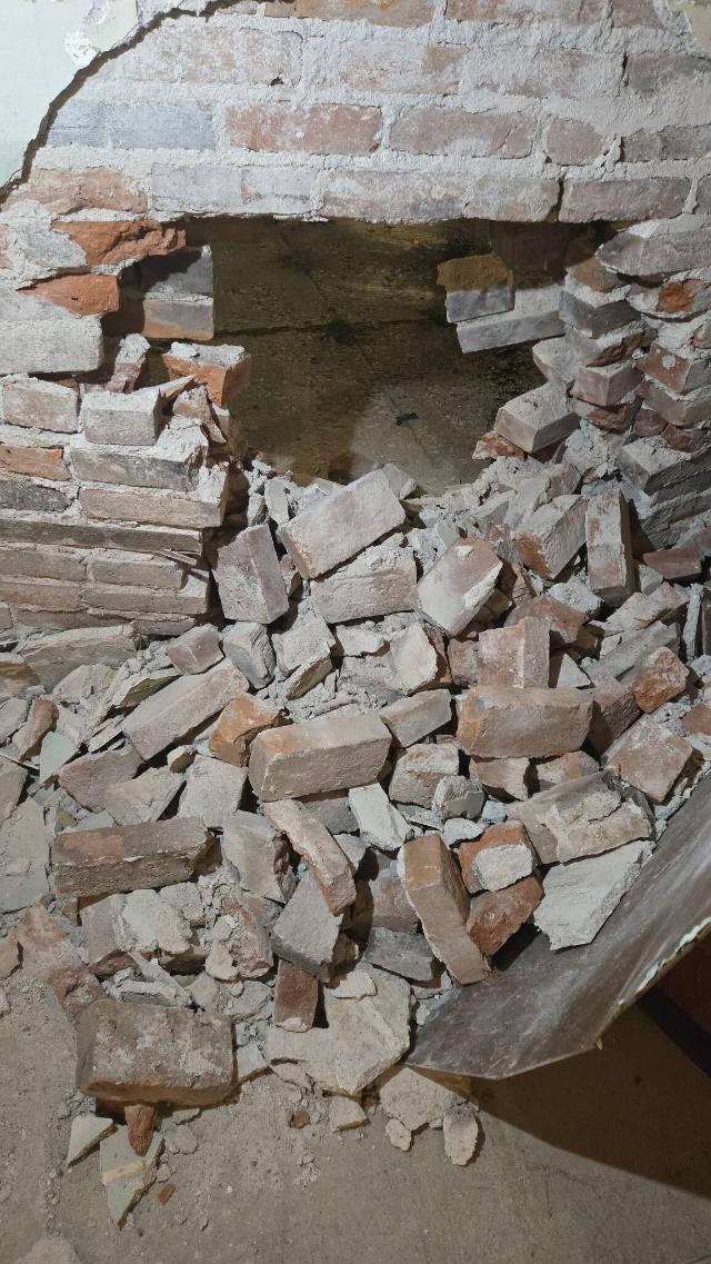 Alton Building Under Renovation Is Struck By Vehicle | RiverBender.com