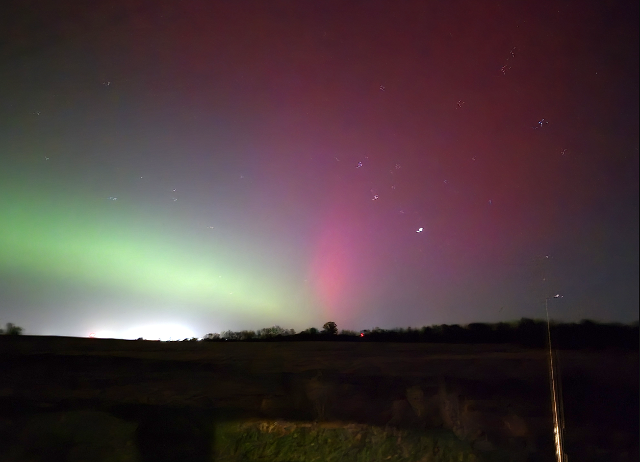 Metro East Illinois Residents Capture Stunning Aurora Photos ...