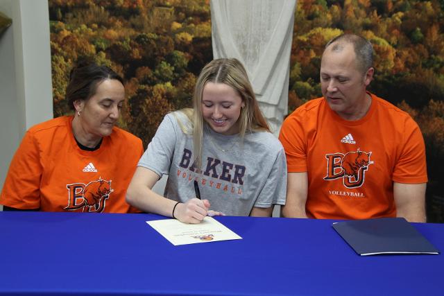 Marquette's Kylie Murray Signs Letter Of Intent To Continue Volleyball ...