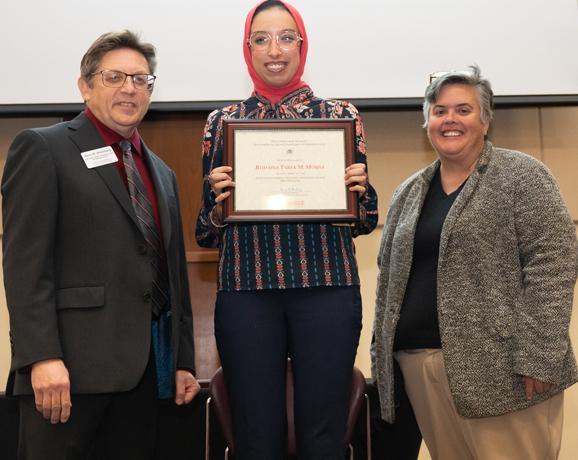 SIUE Graduate School Presents 2022 Outstanding Teaching Assistant ...