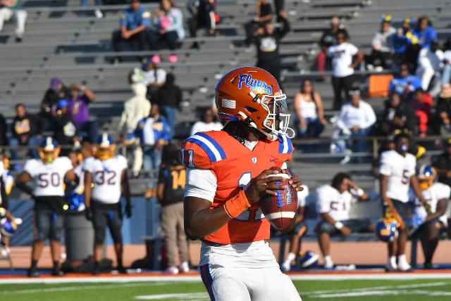 East St. Louis Dominates Simeon With 49-0 Victory | RiverBender.com