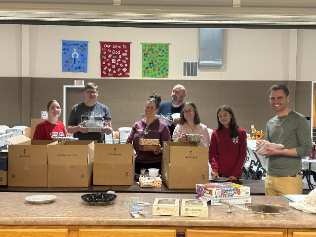 Fieldon Family Hosts Community Thanksgiving Meal for All | RiverBender.com