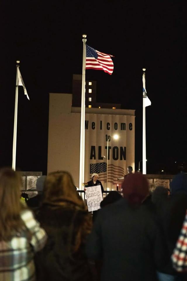 Community Members Gather for Vigil Honoring Renee Good | RiverBender.com