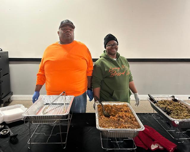 Community Members Receive Hot Meals, Turkeys at Alton Event ...
