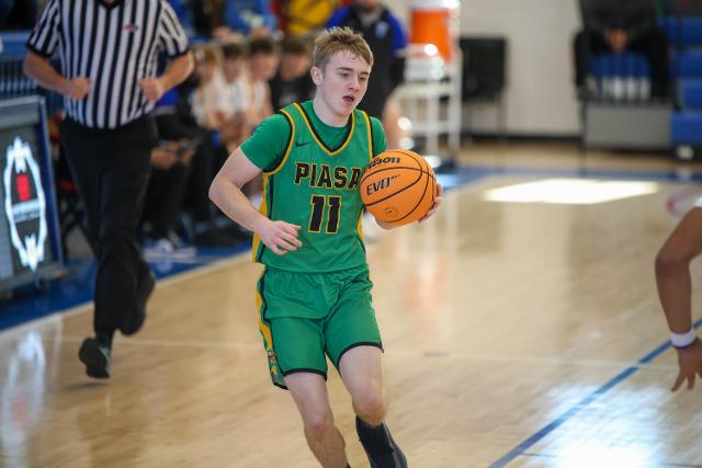 Southwestern Piasa Birds Fall to Freeburg in Roxana Hoopsgiving ...