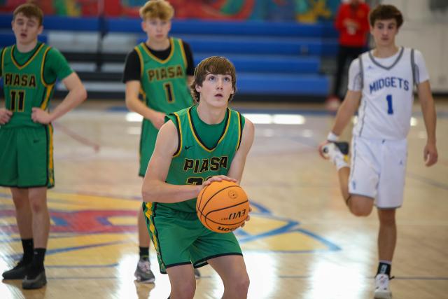 Southwestern Piasa Birds Fall to Freeburg in Roxana Hoopsgiving ...