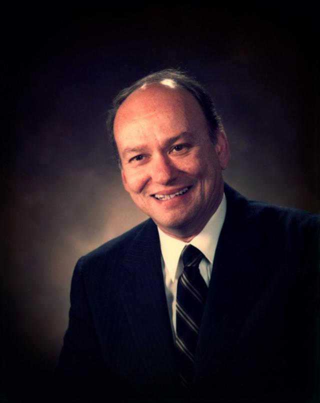 Lovejoy Library to honor SIUE's Earl Lazerson | EdGlenToday.com