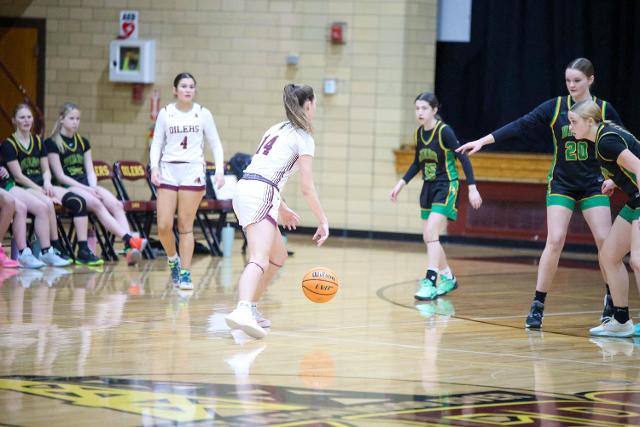 Southwestern Lady Piasa Birds Defeat EAWR Lady Oilers 34-22 ...