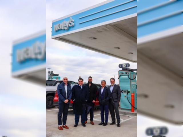 Gov. Pritzker Celebrates Launch of New Electric Vehicle Charging ...