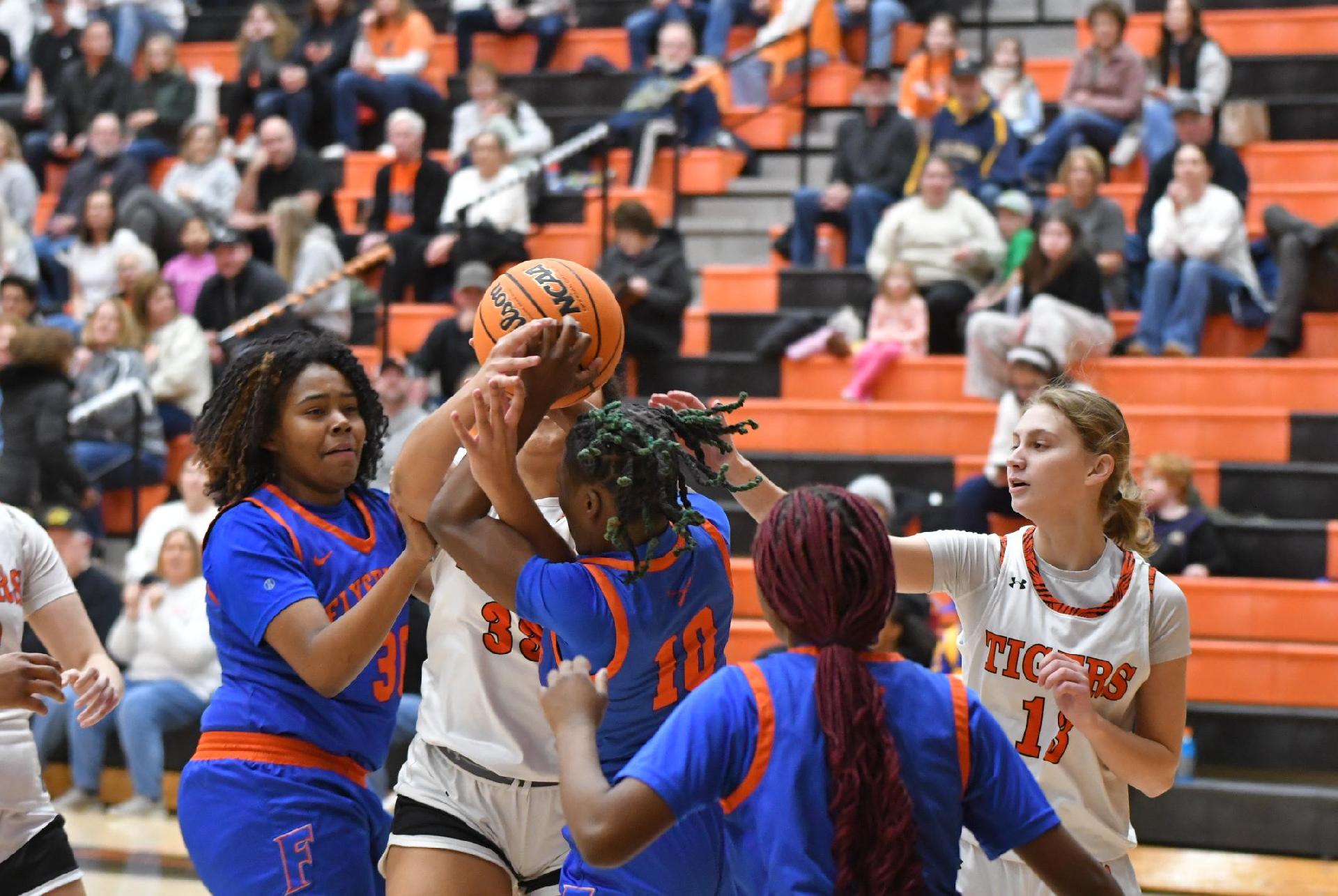 Twelve Different Edwardsville Players Score, Tigers Hit Game’s First 40 ...