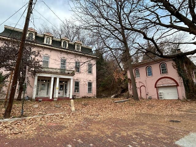 Alton's Mitchell Mansion Will Get a Makeover | RiverBender.com