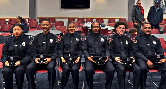East Saint Louis Police Department Adds Six New Officers | RiverBender.com