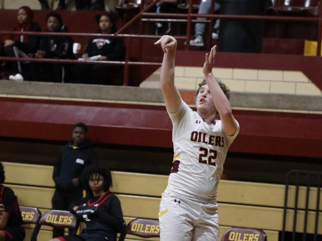 EAWR Oilers Claim First Victory Under Coach Eric DeWerff | RiverBender.com