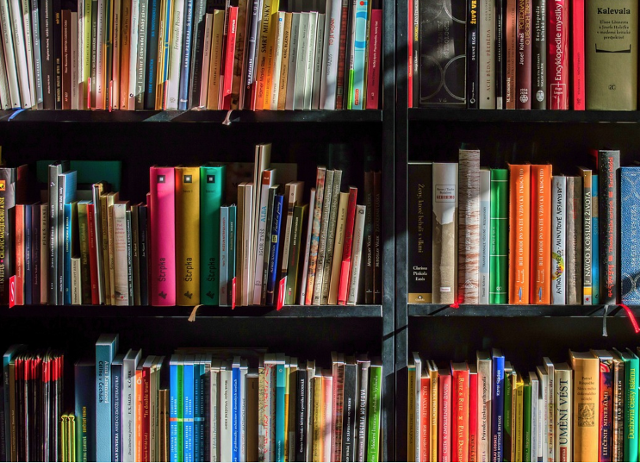 How to Host a Book Club Meeting Outdoors | RiverBender.com