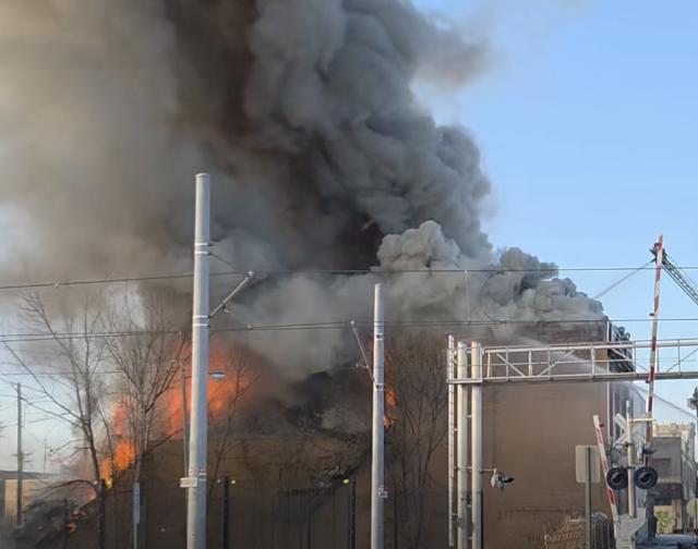 Firefighters Battle Intense Blaze In East St. Louis Commercial Building ...