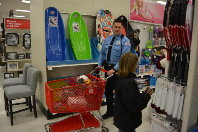 Edwardsville officer: “It’s not Christmas until we do Christmas with a ...