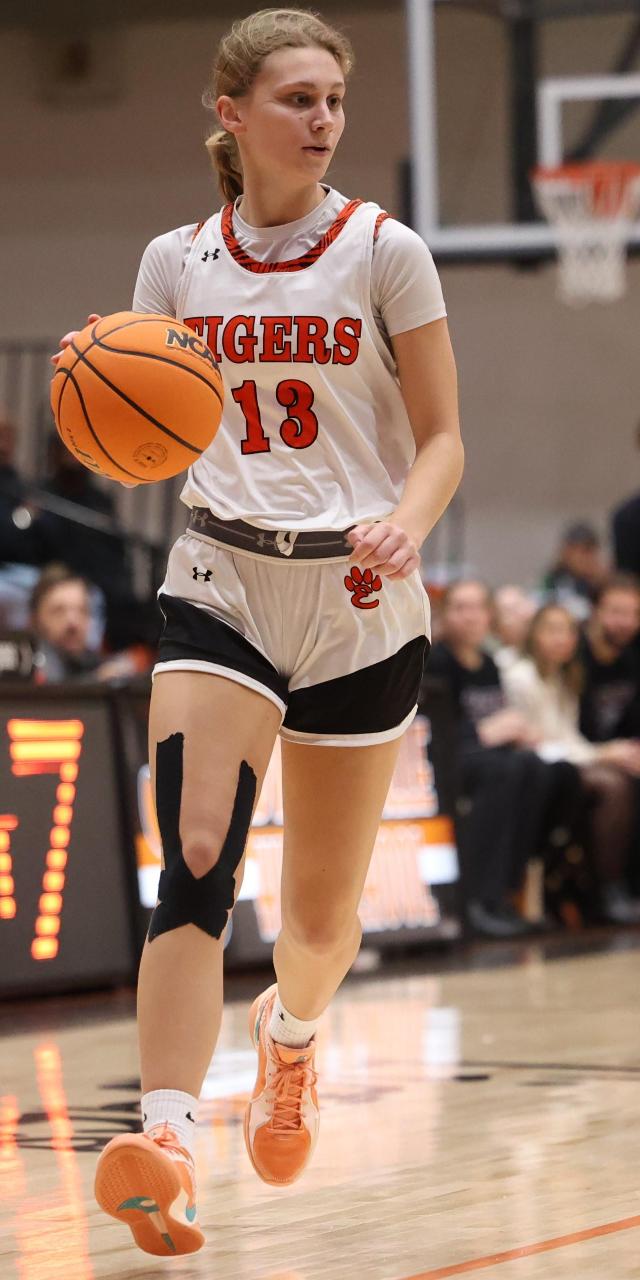 Edwardsville Falls To Undefeated Lancers - Both Teams Prepare For ...