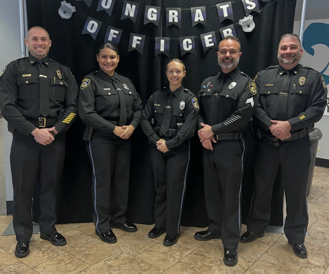 Alton Police Welcomes Newly Trained Officers Porter and Rose ...