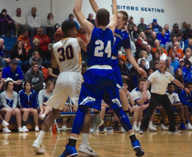 Marquette jumps on Civic Memorial early and often to win the Columbia ...