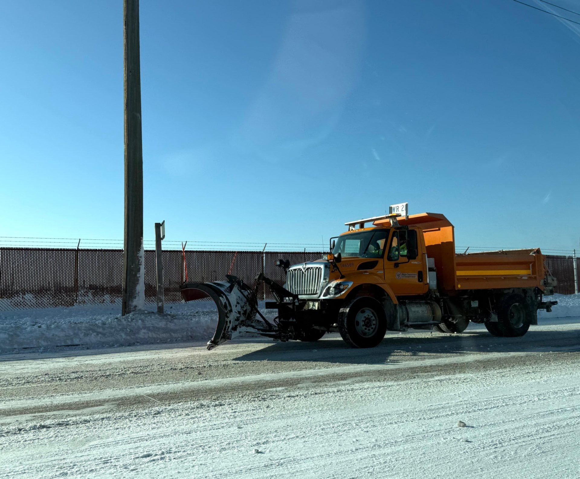Illinois DOT Battles Snowstorm for Over 50 Hours | RiverBender.com
