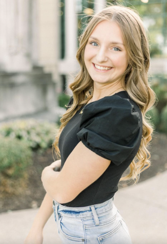 EHS Junior James Performs Like "Rock Star" In Her National Anthem Rendition At IHSA State Cheer ...