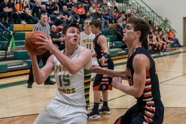 Piasa Birds mark Senior Night with 43-40 triumph over Pana ...