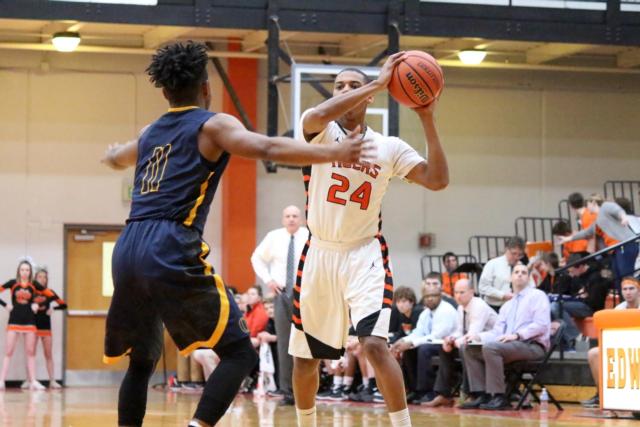 Stephen, Colley lead Edwardsville past O'Fallon 54-52 | RiverBender.com