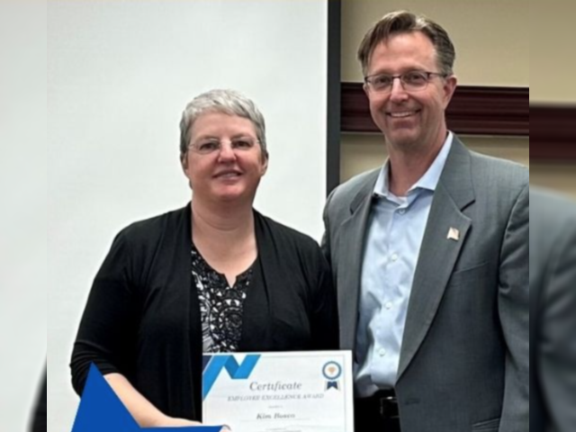 Kim Bosco Is Recognized For 'Positive Attitude/Work Ethic' By City Of Edwardsville | EdGlenToday.com