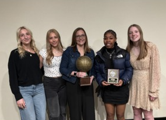 Marquette Catholic Girls Basketball Team Wins Gallatin Sportsmanship ...