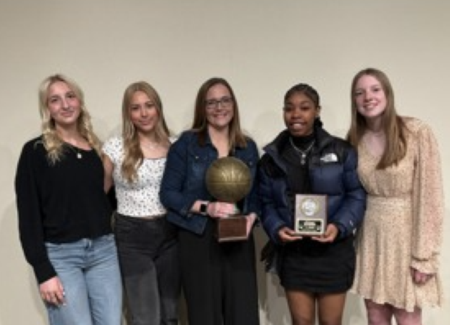 Marquette Catholic Girls Basketball Team Wins Gallatin Sportsmanship ...