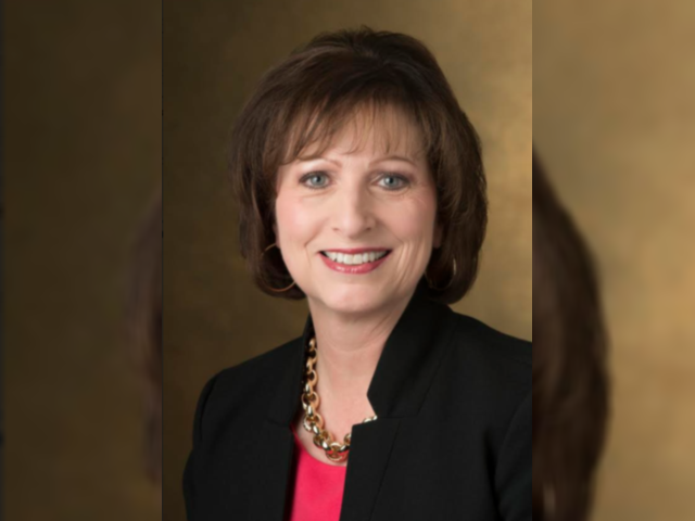 Bernaix Retires as SIUE School of Nursing Dean, SIUE SON Sustained ...