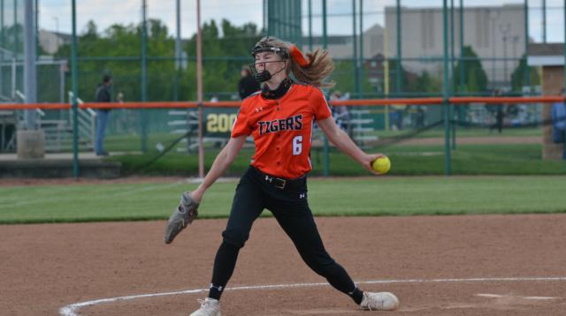 Collinsville Slips By Edwardsville 1-0 In Eight Innings In Girls ...