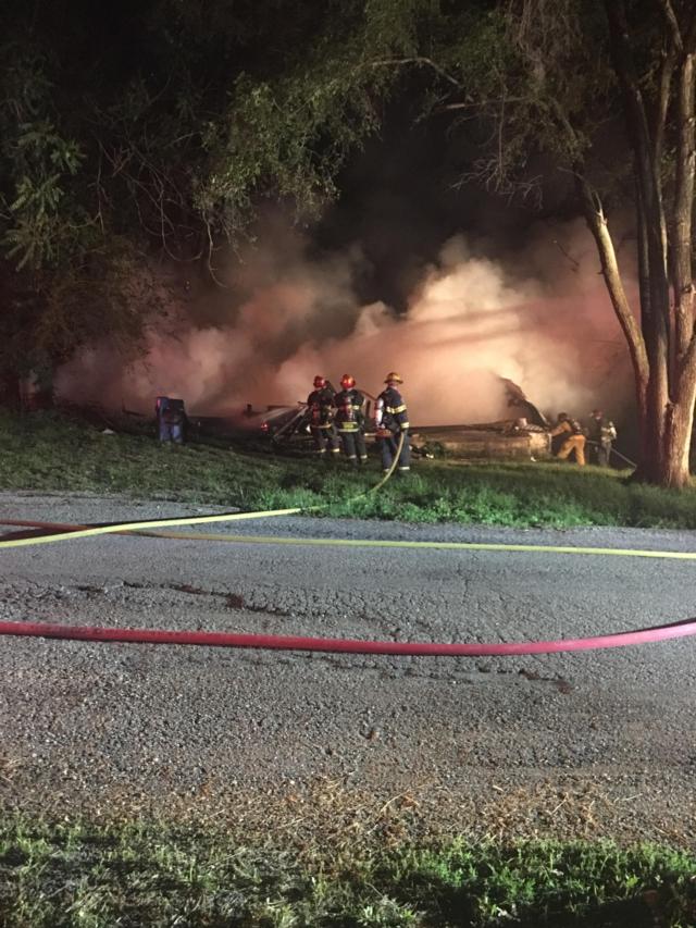 Fire engulfs Alton home on Edsall Street | RiverBender.com