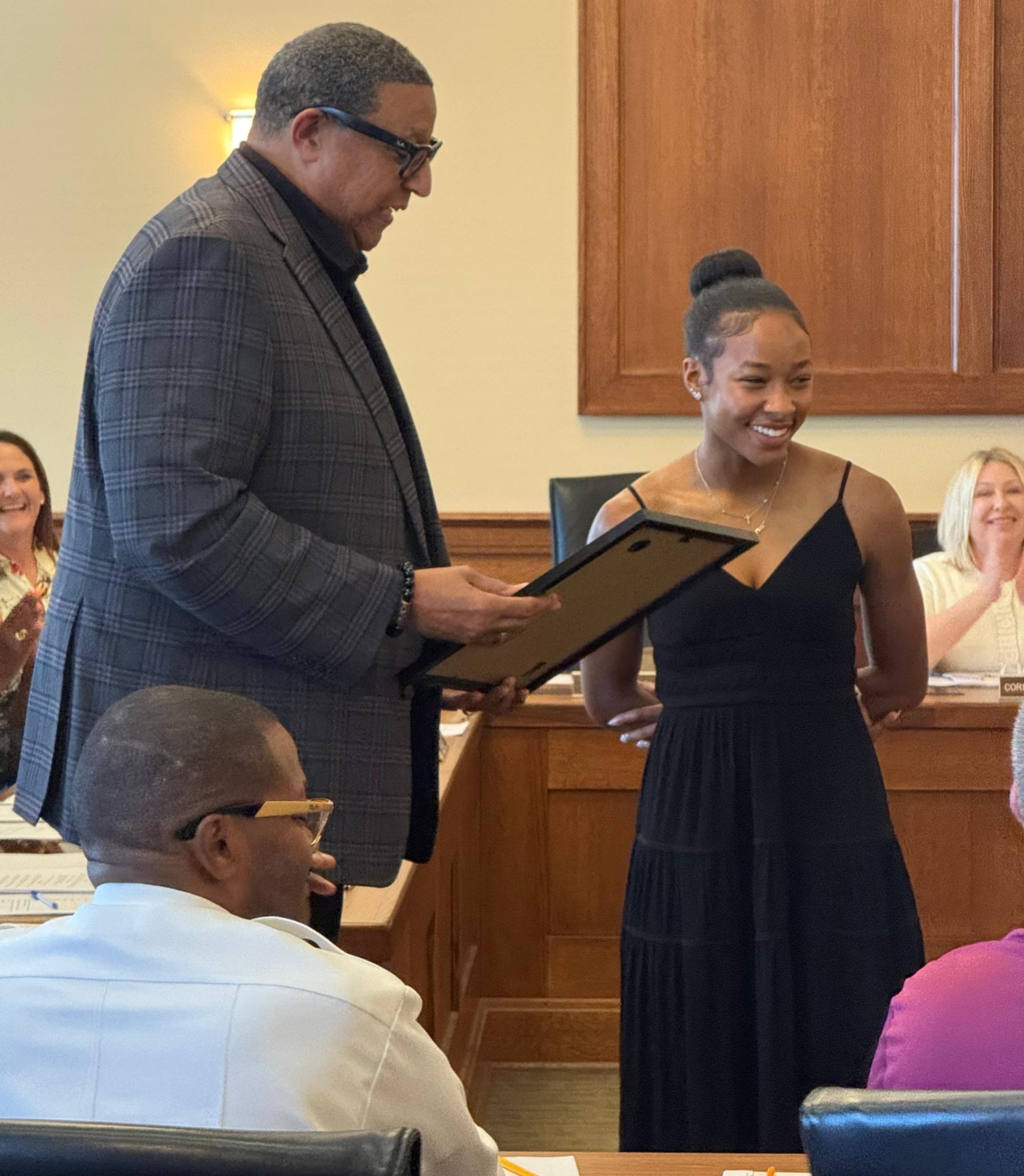 Alton Mayor Goins Honors Rayna Raglin for Historic State Titles ...