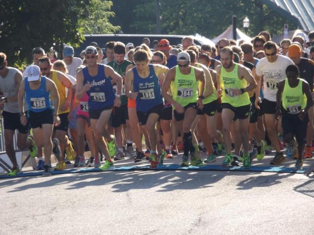 Nearly 500 runners turn out for Route 66 Festival 10K race ...