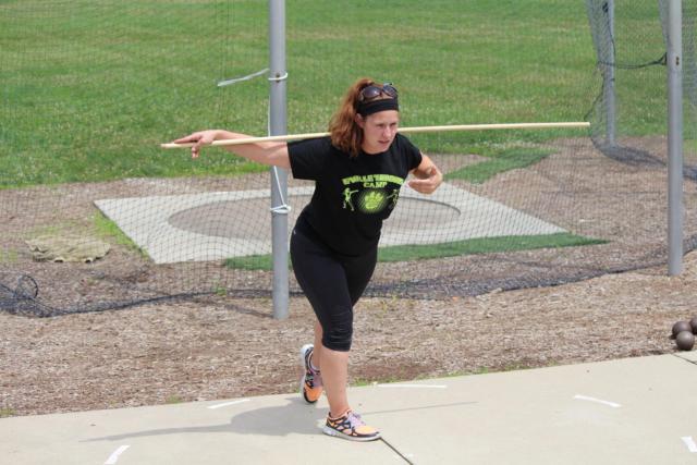 Young athletes learn shot put, discus at Throws Camp | RiverBender.com