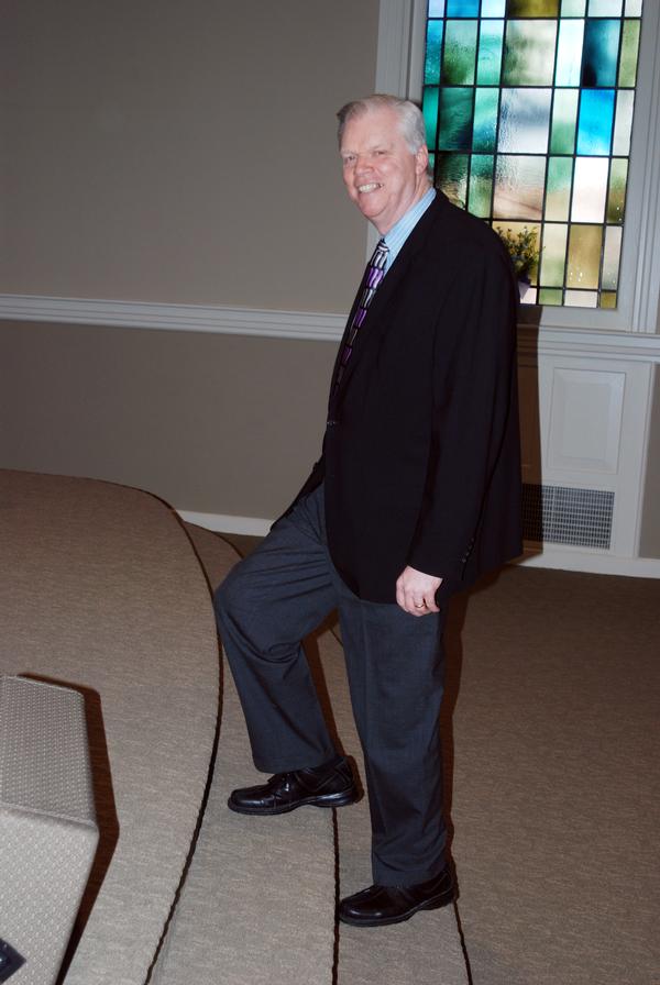 Alton Pastor Back in Pulpit Quickly Following Hip Surgery | RiverBender.com