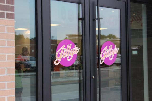 Jilly S Cupcake Bar Opens Doors In Edwardsville Riverbender