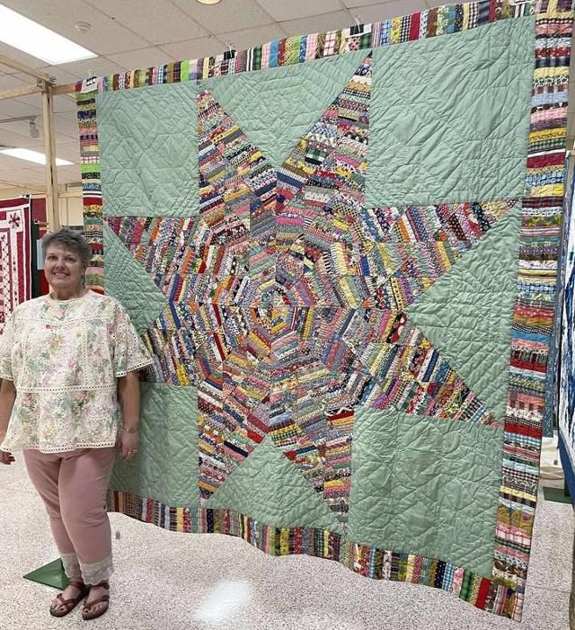 Three Generations of Women Collaborate on Award-Winning Quilt ...