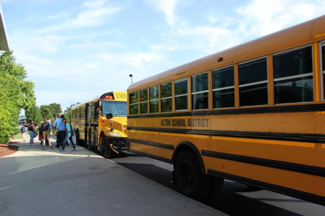 Classes back in session at Alton High School | RiverBender.com