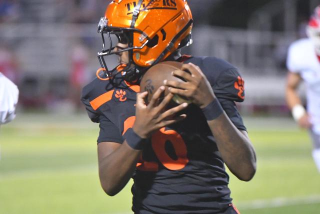 Chatham-Glenwood Triumphs Over Edwardsville In High-Scoring Football ...