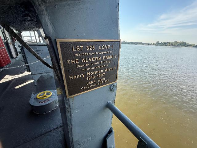 USS LST-325 Docked In Alton For Historic Tours | RiverBender.com