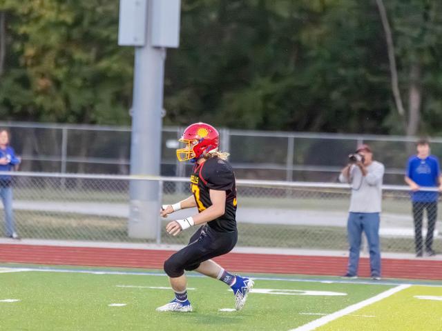 Columbia Eagles Narrowly Defeat Roxana Shells 34-29 | RiverBender.com