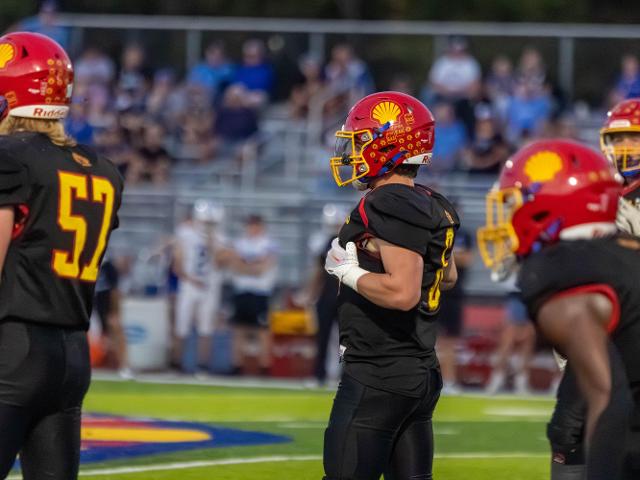 Columbia Eagles Narrowly Defeat Roxana Shells 34-29 | RiverBender.com