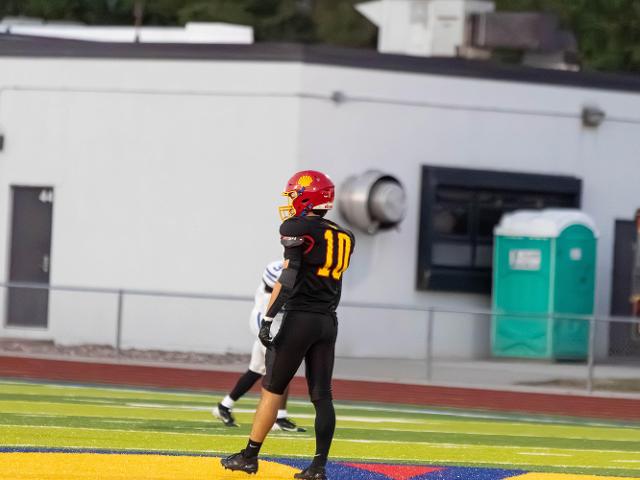 Columbia Eagles Narrowly Defeat Roxana Shells 34-29 | RiverBender.com