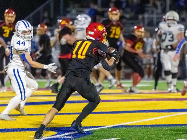 Columbia Eagles Narrowly Defeat Roxana Shells 34-29 | RiverBender.com