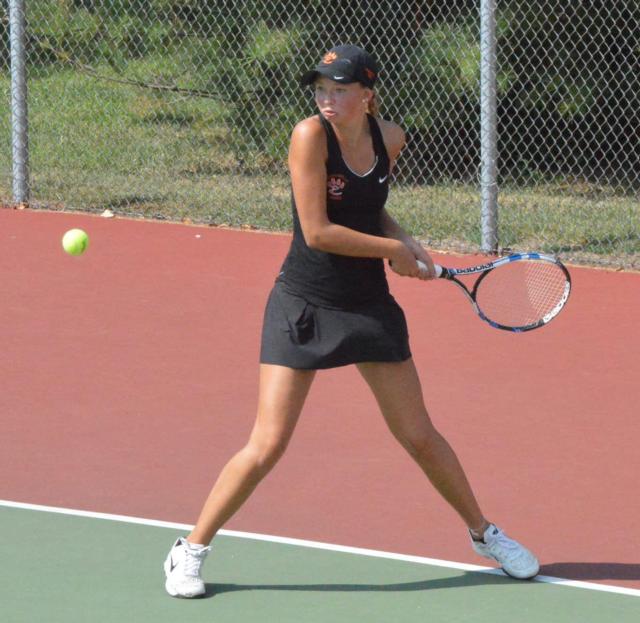 Edwardsville tennis girls capture two wins as Southern Illinois Duals ...